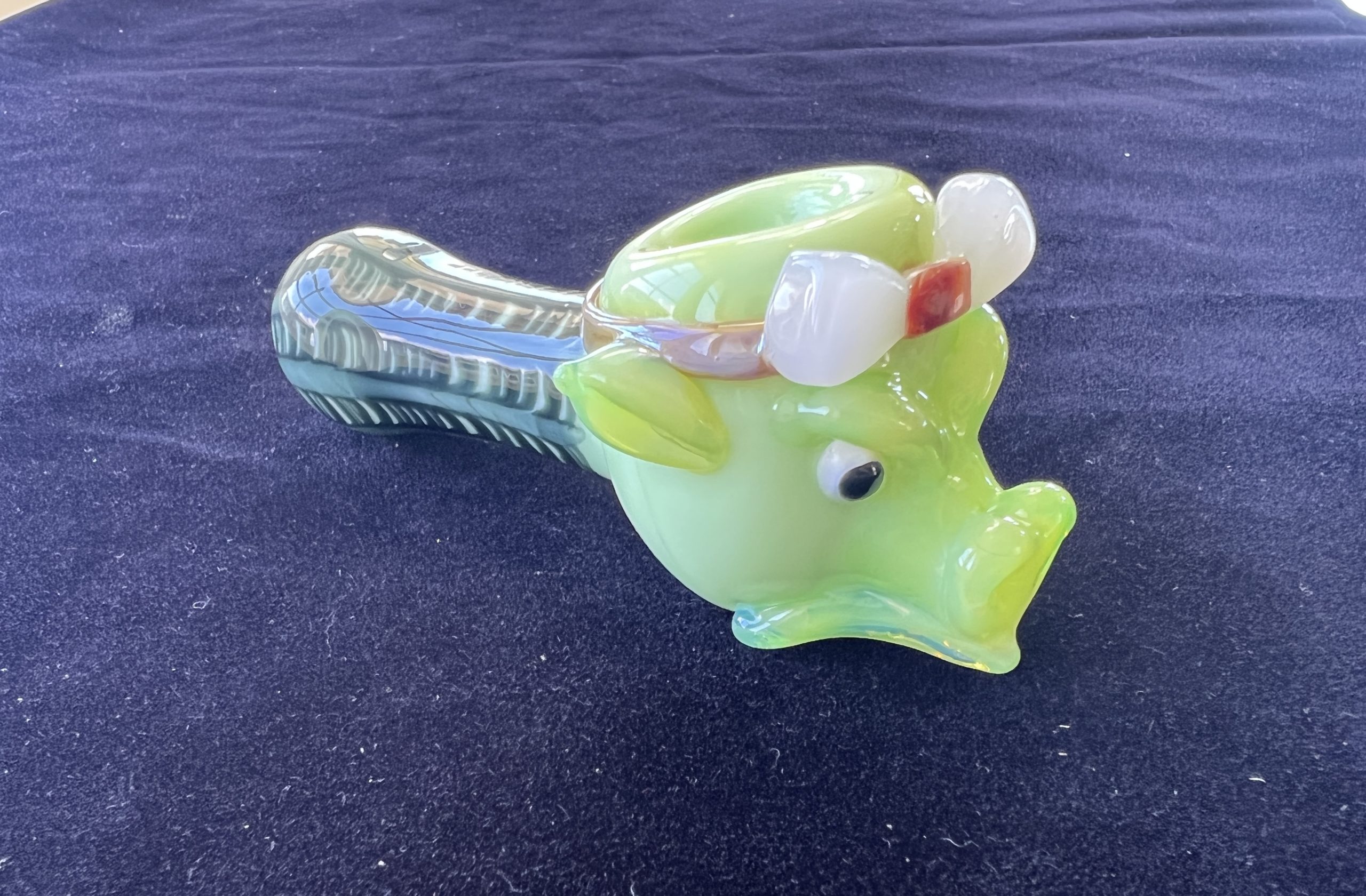 Flying Pig Spoon Pipe - Nothing's Impossible